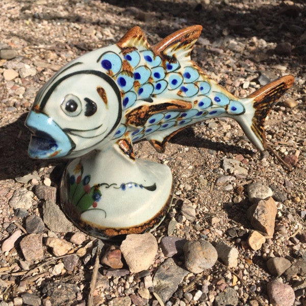Ken Edwards Fish on Base (KE.E7) – Ken Edwards Pottery